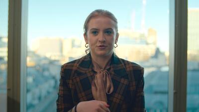 Extraordinary (S01E05): The Jen Show Summary - Season 1 Episode 5 Guide