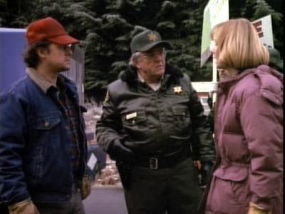 MacGyver (1985) (S05E03): The Black Corsage Summary - Season 5 Episode ...