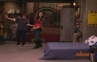 iCarly (2007) (S03E01): iThink They Kissed Summary - Season 3 Episode 1 ...